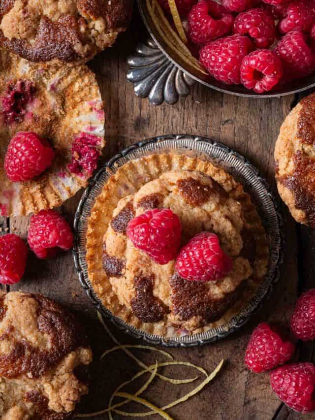 Raspberry Muffins with Lemon Streusel Topping | Nim Pairings